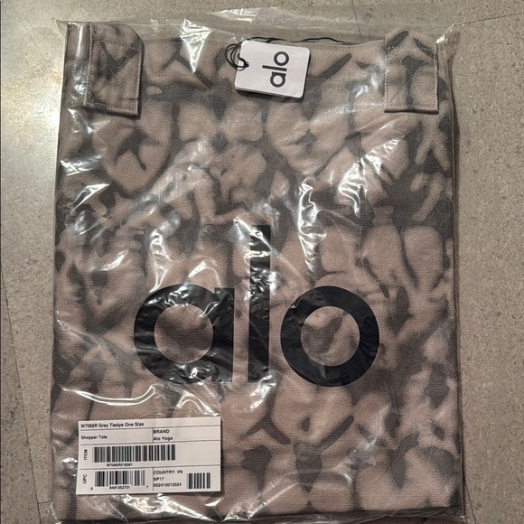 ALO Yoga | Bags | Alo Gray And Black Tote Bag | Poshmark